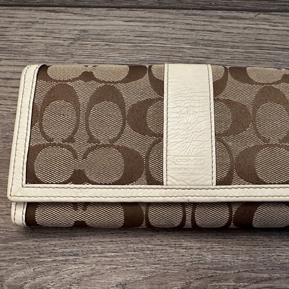 Coach | Bags | Coach Vintage Wallet Cream | Poshmark